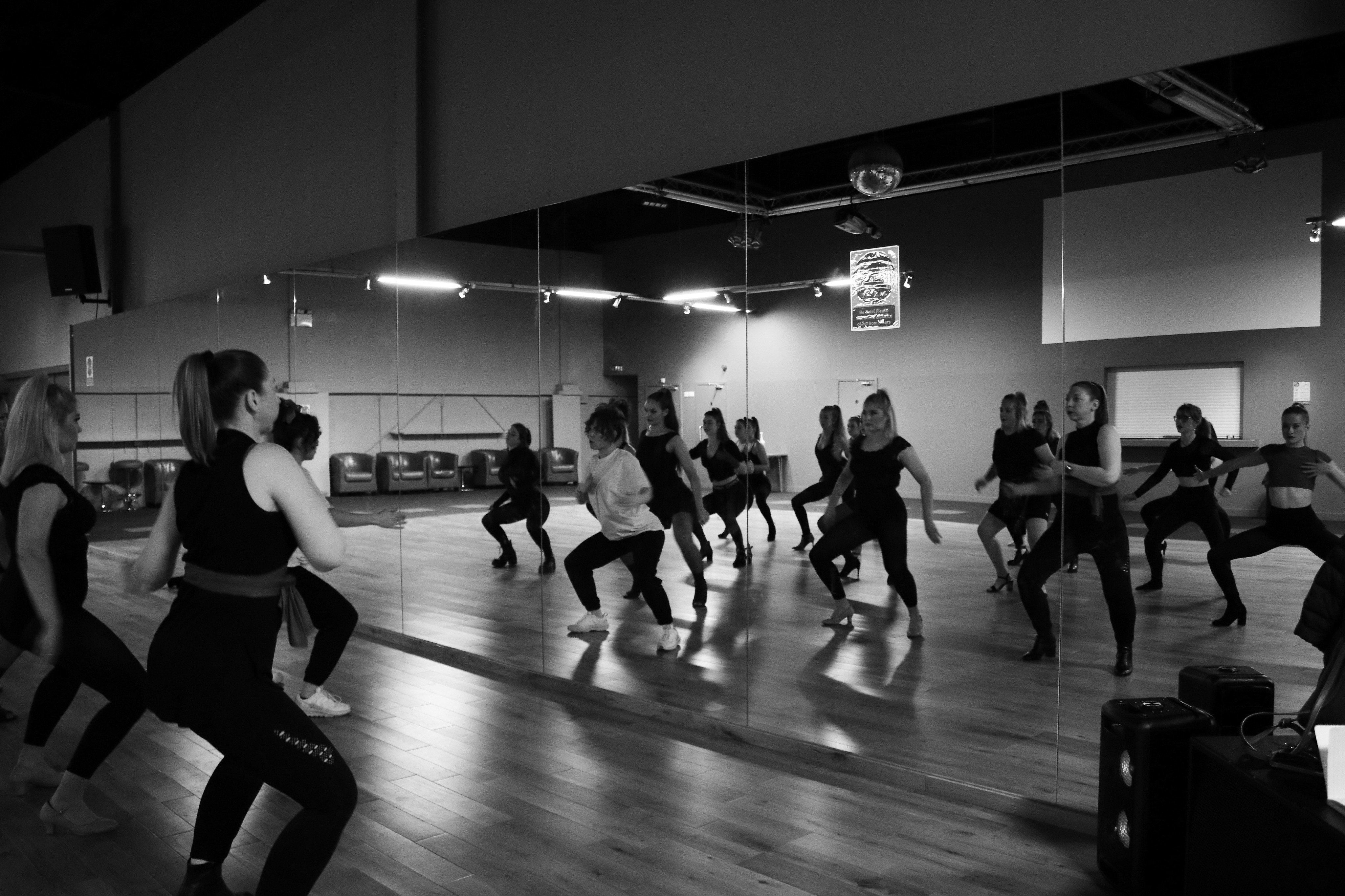 G's Dance: Commercial Dance (Intermediate)